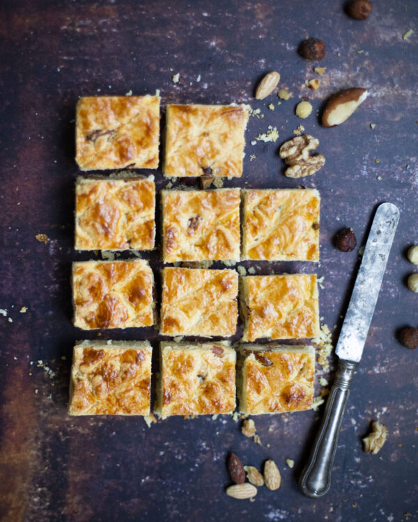 Boterkoek met appel en noten - Zoete Zusjes
